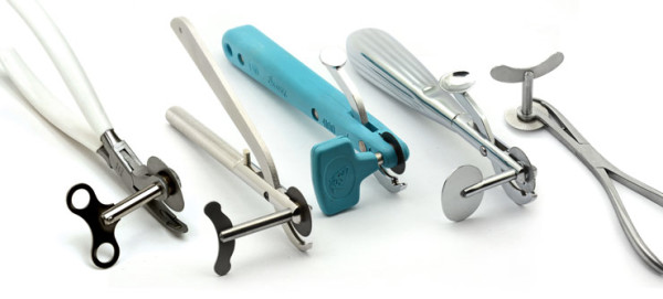 How to Get a Ring Off: The Ultimate Guide - Avant-Garde Titanium ...